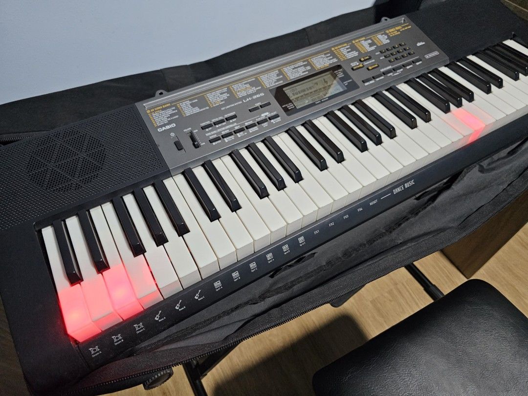 Casio Keyboard LK-265, Hobbies & Toys, Music & Media, Musical Instruments on Carousell