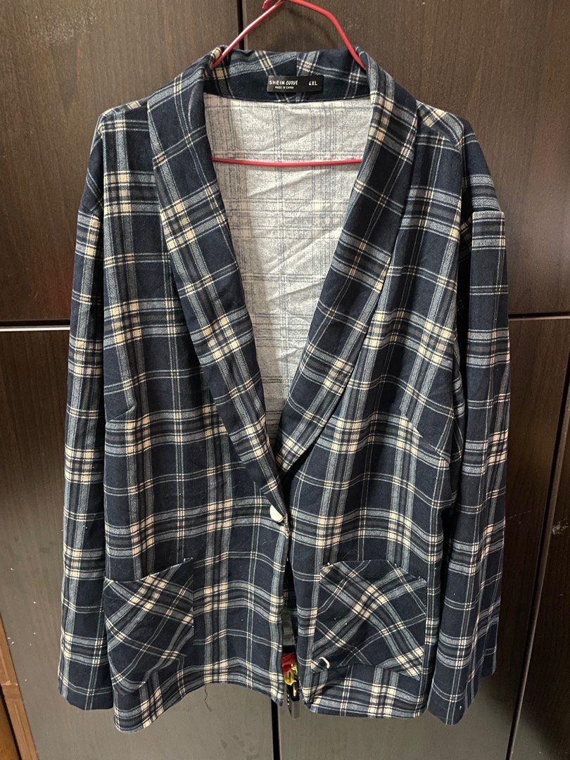 Dark blue blazer, Women's Fashion, Coats, Jackets and Outerwear on Carousell