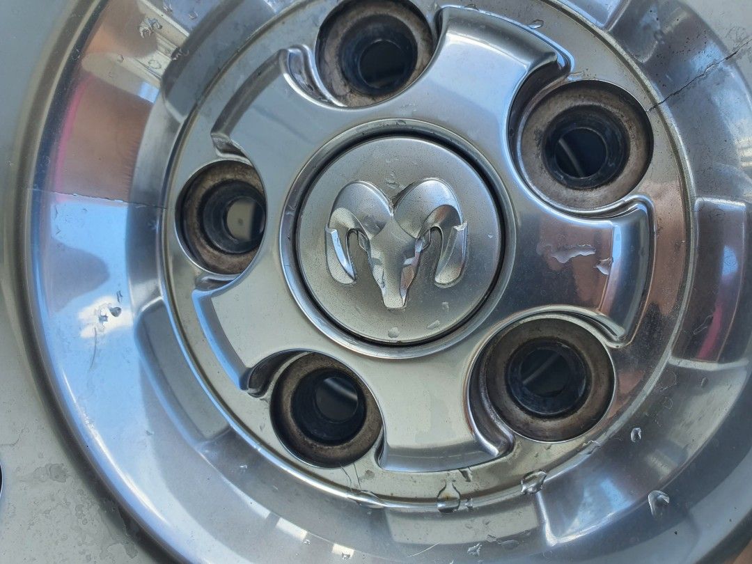 Dodge Nitro Original Factory Rims 5 holes/ 20 inches. on Carousell