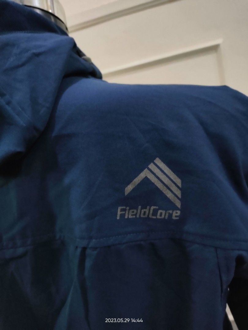 Field core, Men's Fashion, Coats, Jackets and Outerwear on Carousell