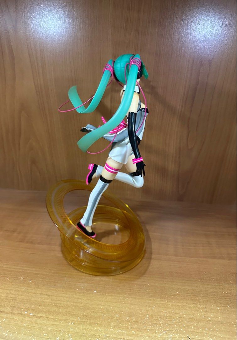 Hatsune Miku 1/7 Scale Figure Nijigen Dream Fever Ver., Hobbies & Toys ...