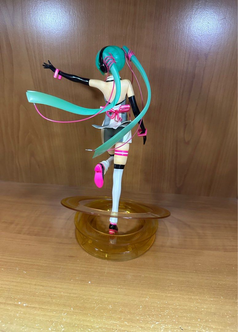 Hatsune Miku 1/7 Scale Figure Nijigen Dream Fever Ver., Hobbies & Toys ...