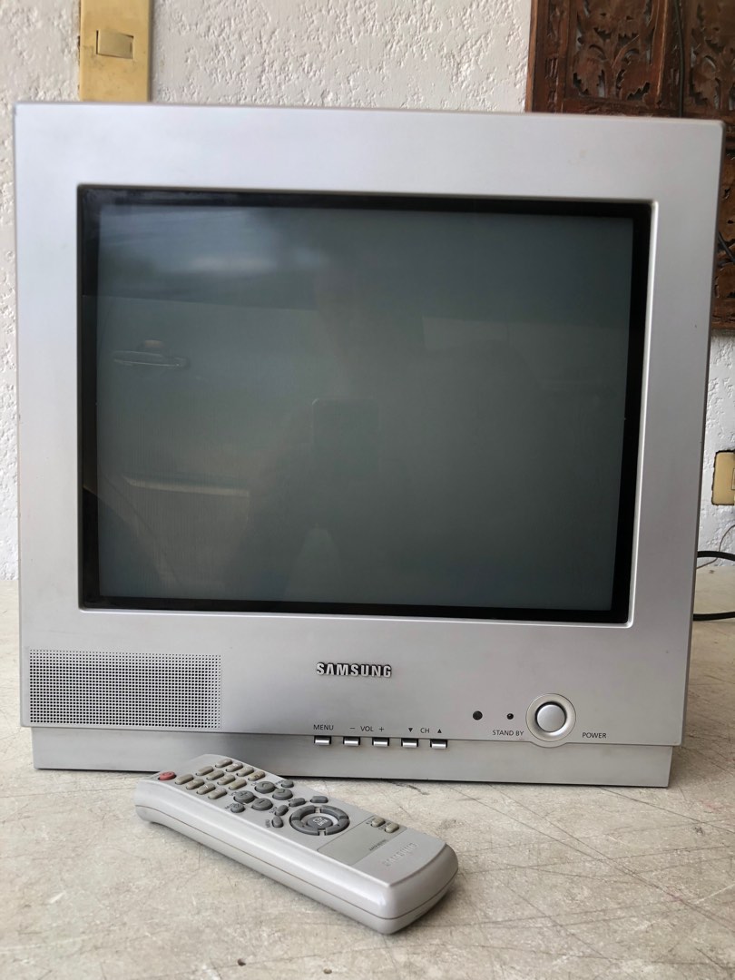Heavy Duty Samsung 15 inch TV working on Carousell