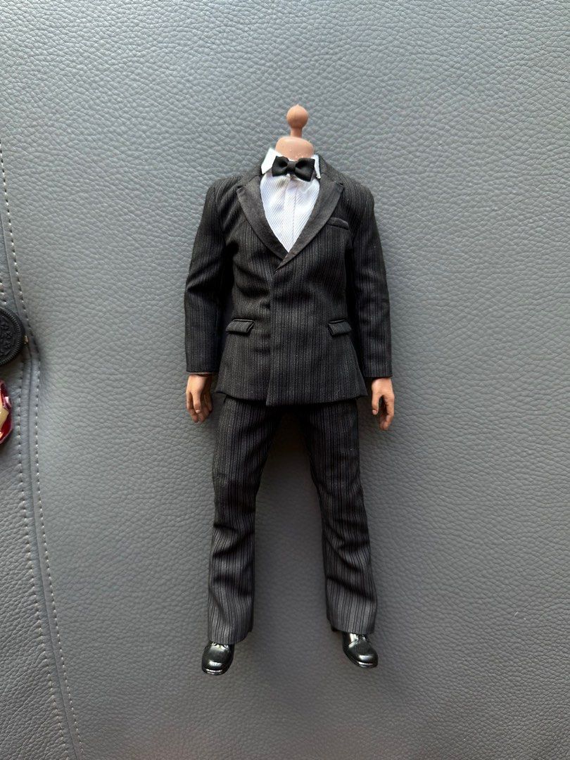 Hot toys tony stark iron man body with Tuxedo, Hobbies & Toys, Toys ...