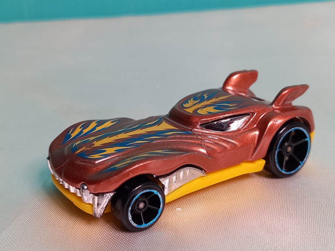 Howlin Heat 2010 Mattel Hot Wheels Toy Car on Carousell