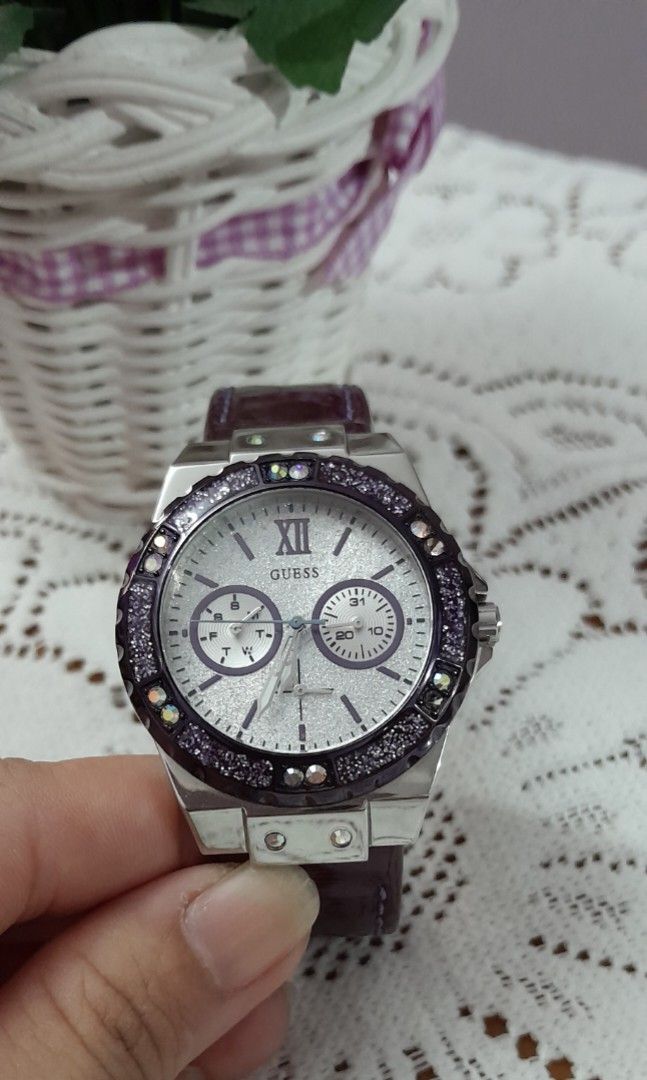 Jam tangan Guess, Fesyen Wanita, Jam Tangan di Carousell
