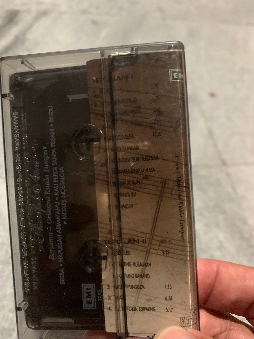 Kaset sharifah aini, Hobbies & Toys, Music & Media, CDs & DVDs on Carousell