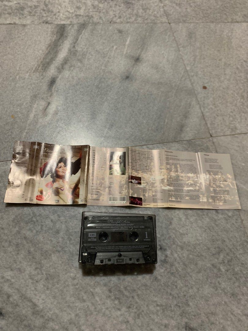 Kaset sharifah aini, Hobbies & Toys, Music & Media, CDs & DVDs on Carousell