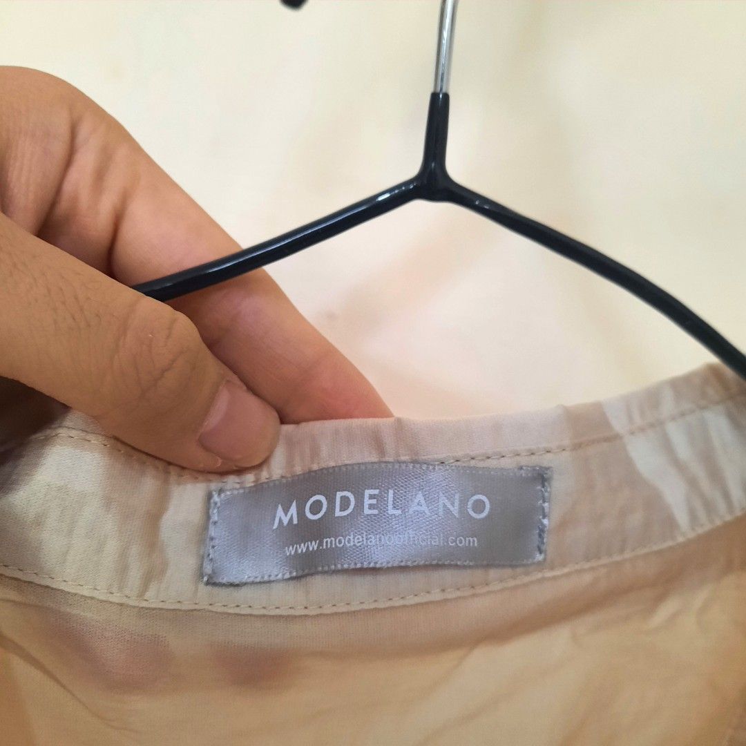 Kemeja tangan buntung transparant modelano, Fesyen Wanita, Pakaian Wanita, Atasan di Carousell