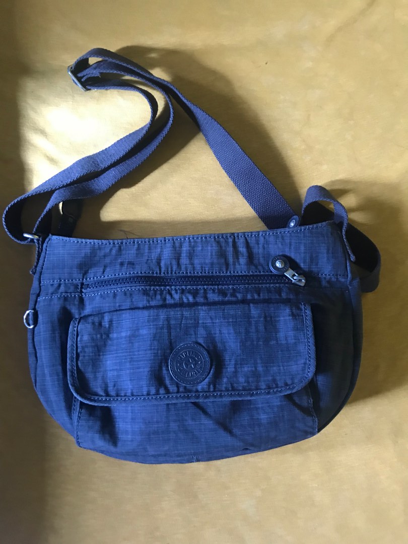 Kipling cantik, Fesyen Pria, Tas & Dompet , Tas Selempang di Carousell