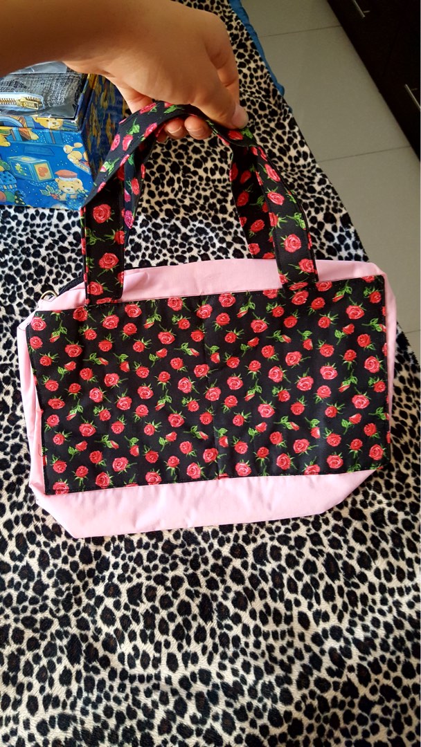 (La vi en) rose shoulder bag, Women's Fashion, Bags & Wallets, Shoulder ...