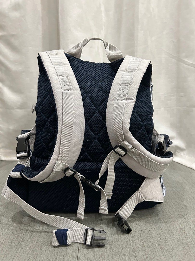 Lee Cat/Dog Carrier Backpack, Pet Supplies, Homes & Other Pet Accessories on Carousell