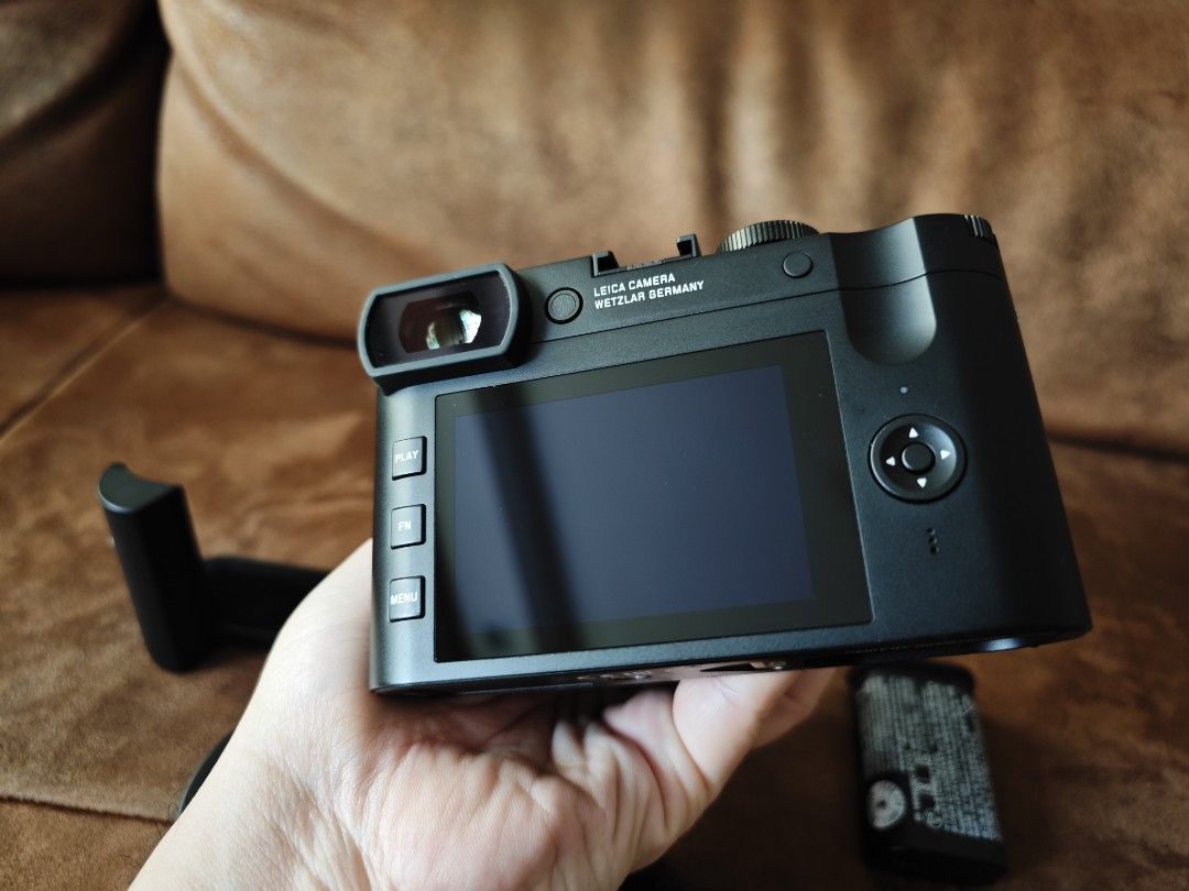 Leica Q2M Q2 Monochrom, Photography, Cameras on Carousell