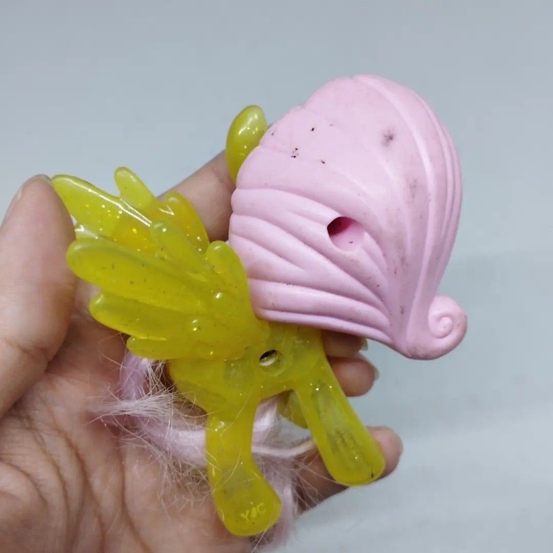 Mainan Figure Kuda Poni Kuning, Toys & Collectibles, Mainan di Carousell