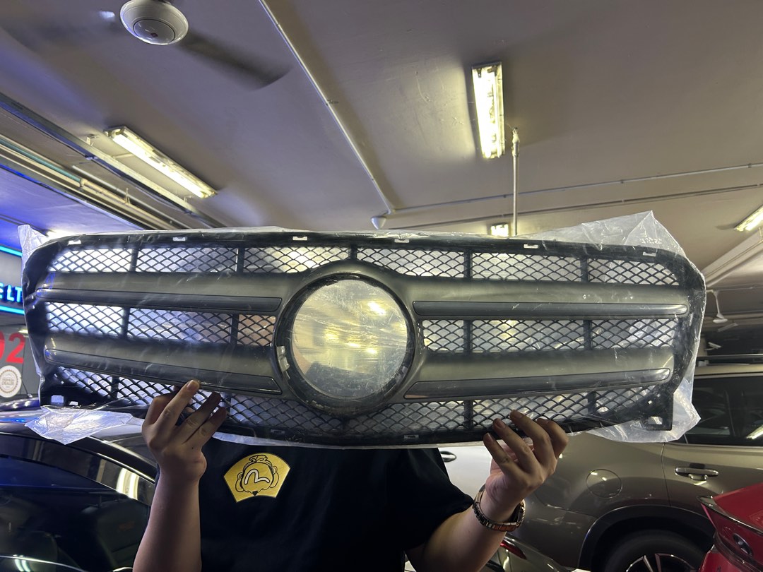 MB GLA180 front Grille Original, Car Accessories, Accessories on Carousell