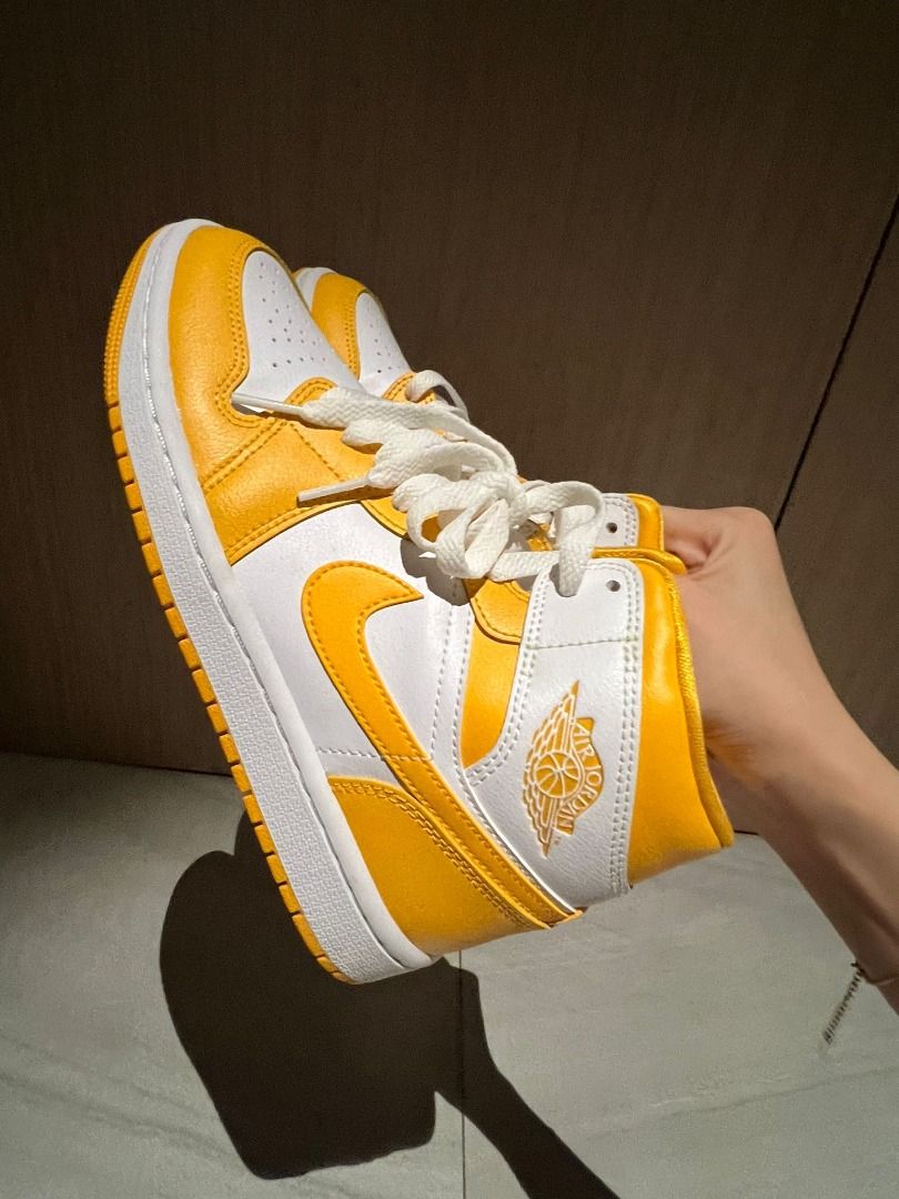 Nike Yello, Women's Fashion, Footwear, Shoe inserts on Carousell