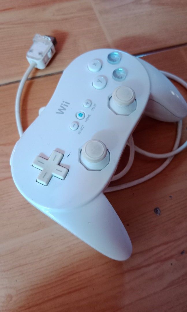 Nintendo Wii Pro Controller Classic White, Video Gaming, Gaming ...