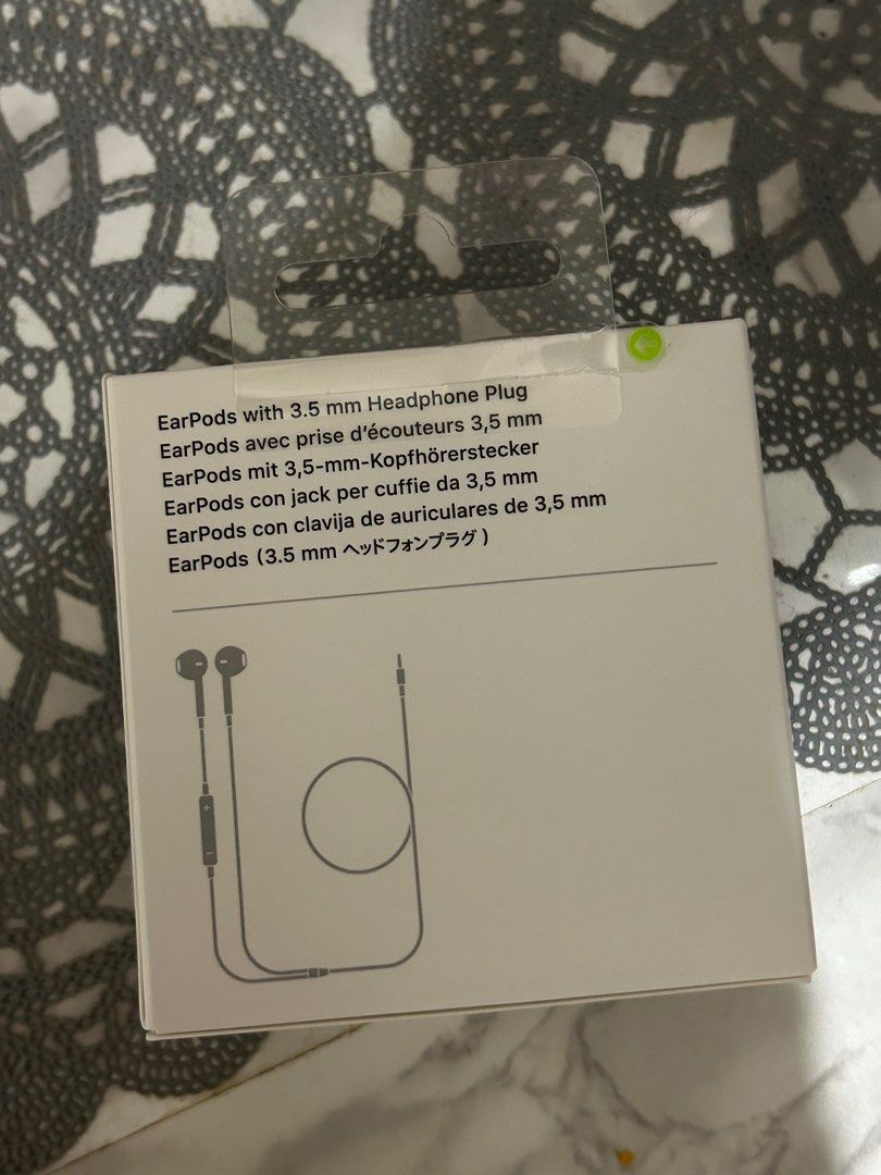 [ORIGINAL] EarPods| Headphone Plug, Audio, Earphones on Carousell