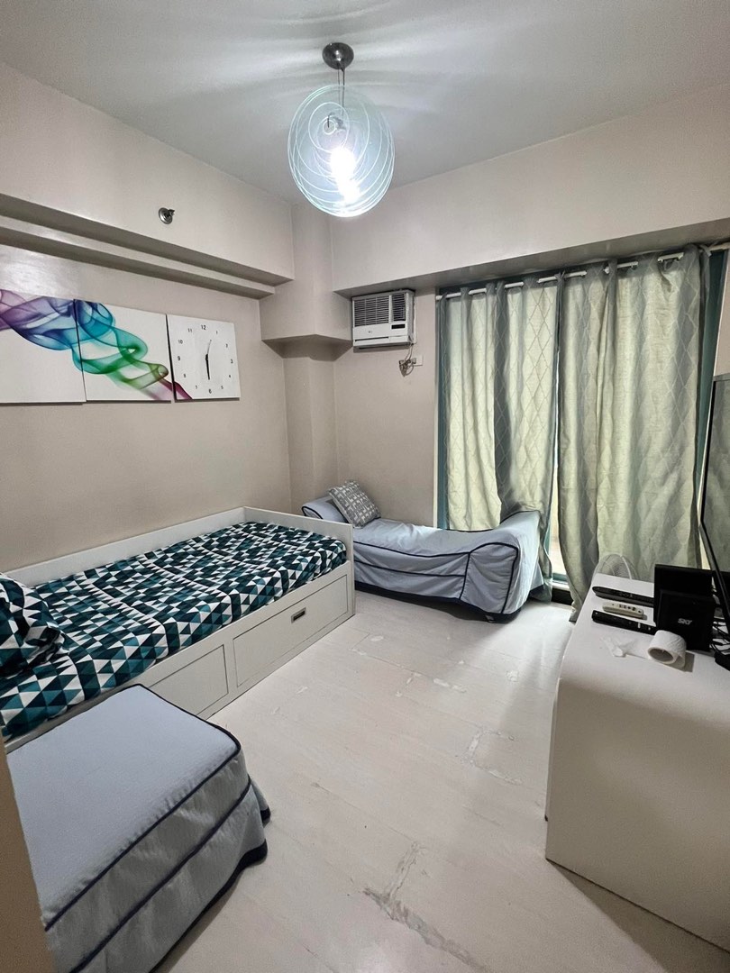 Studio Unit with Balcony Mandaluyong Near Makati on Carousell