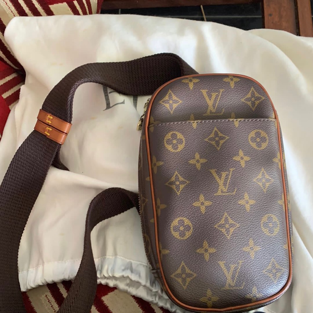 Tas LV, Barang Mewah, Tas & Dompet di Carousell