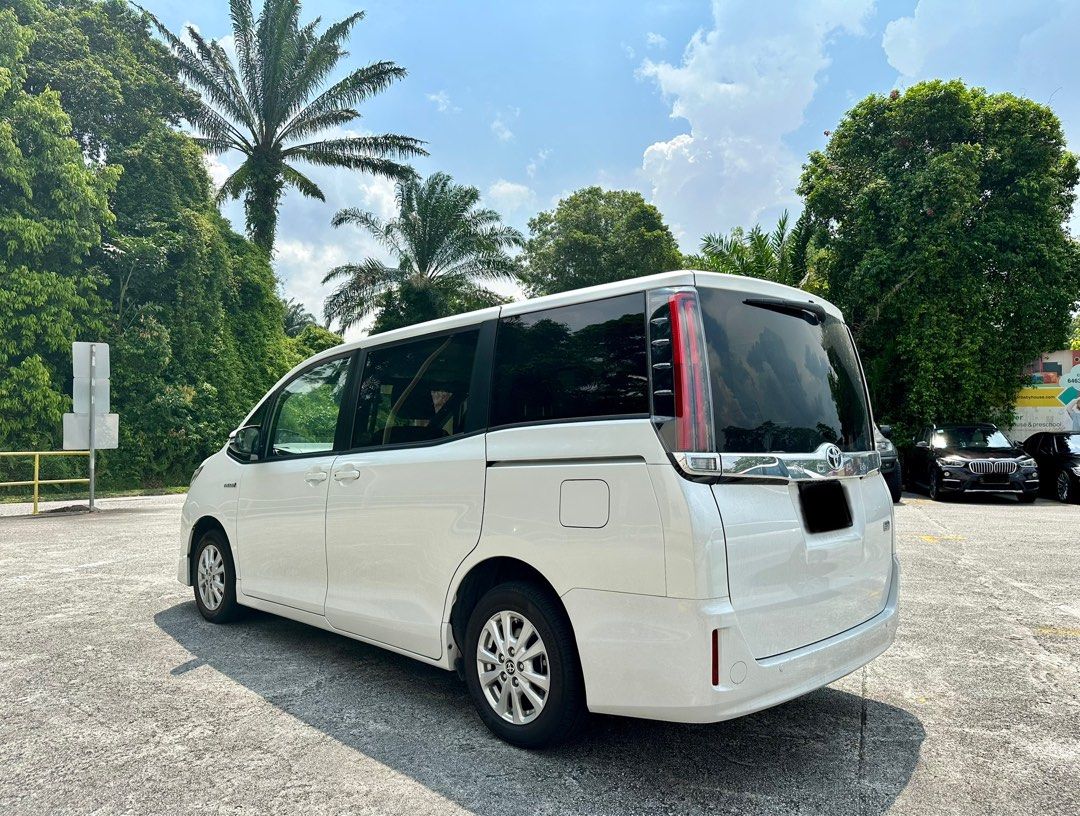 Toyota Noah Hybrid 1.8A X Auto, Cars, Used Cars on Carousell