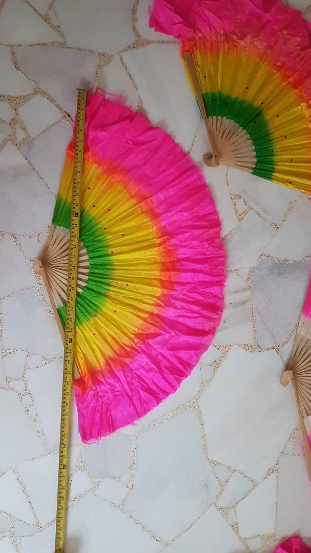 Traditional Chinese Dance bamboo/fabric fans, Hobbies & Toys ...