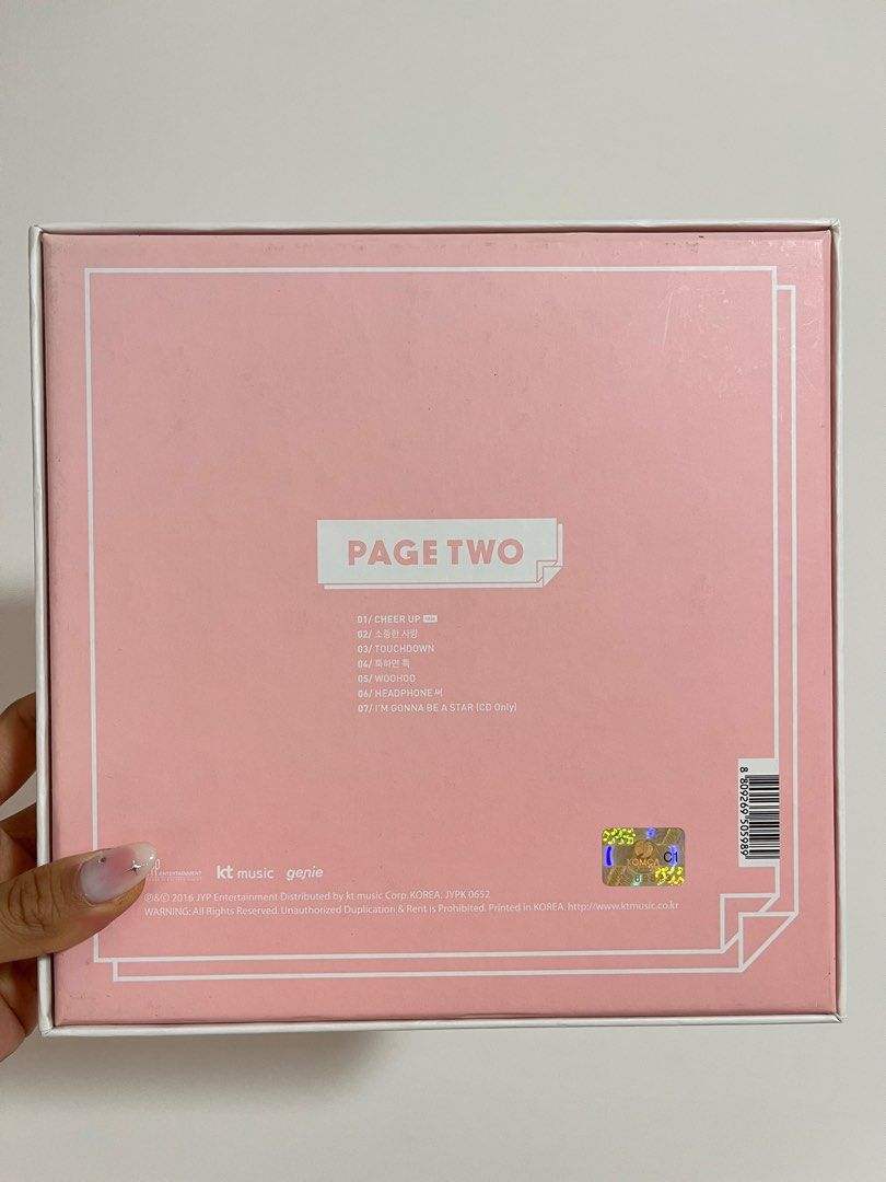 TWICE《 PAGE TWO》專輯, 徵收好物在旋轉拍賣