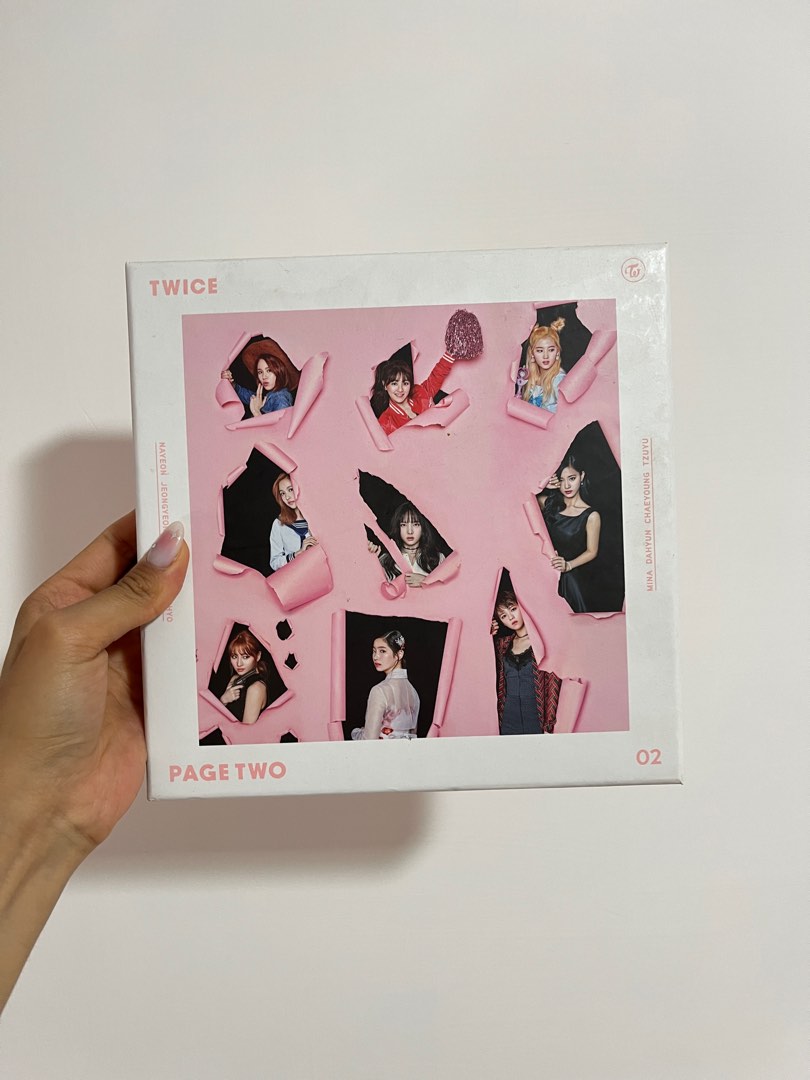 TWICE《 PAGE TWO》專輯, 徵收好物在旋轉拍賣