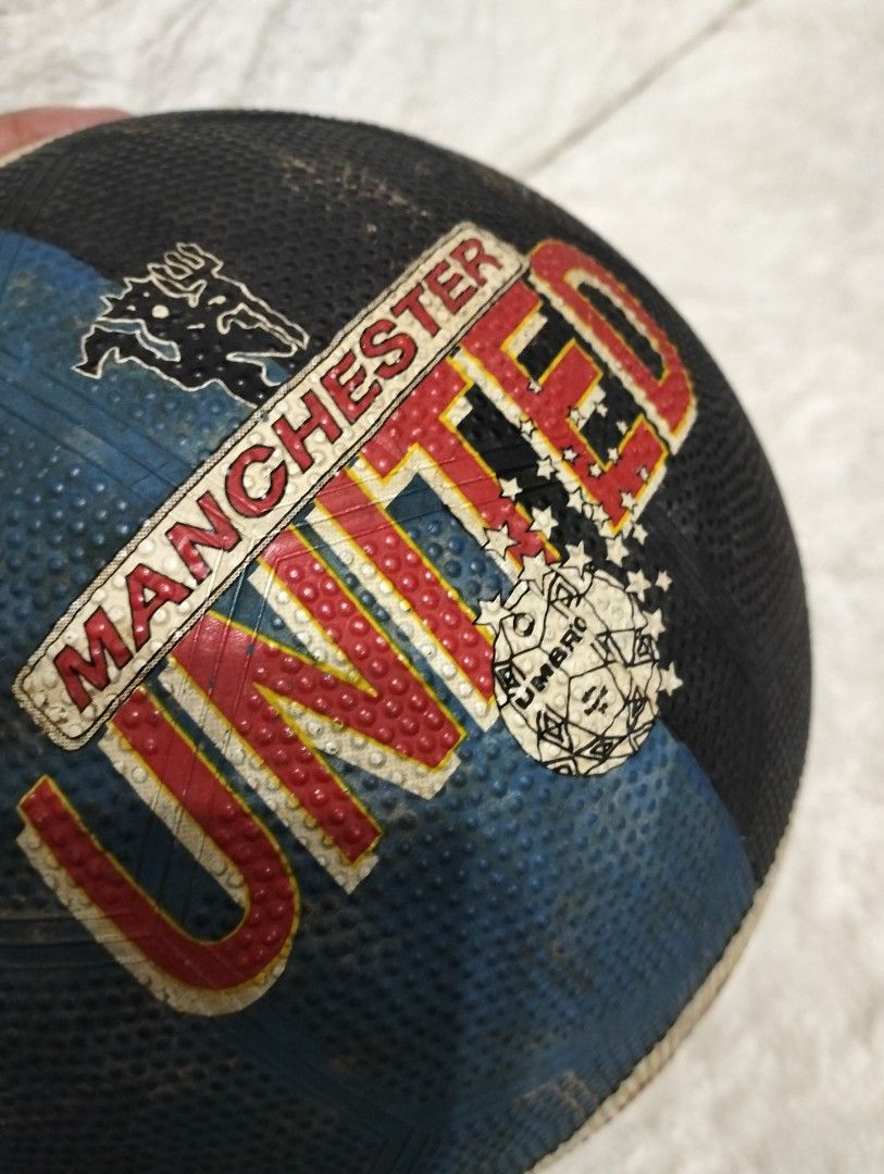 Umbro Mu Kombo vintage 90s cap n ball, Men's Fashion, Watches ...