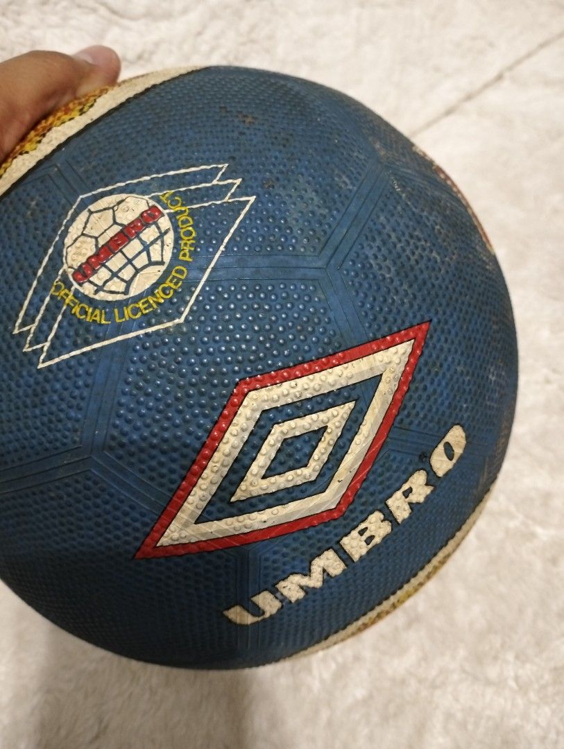 Umbro Mu Kombo vintage 90s cap n ball, Men's Fashion, Watches ...