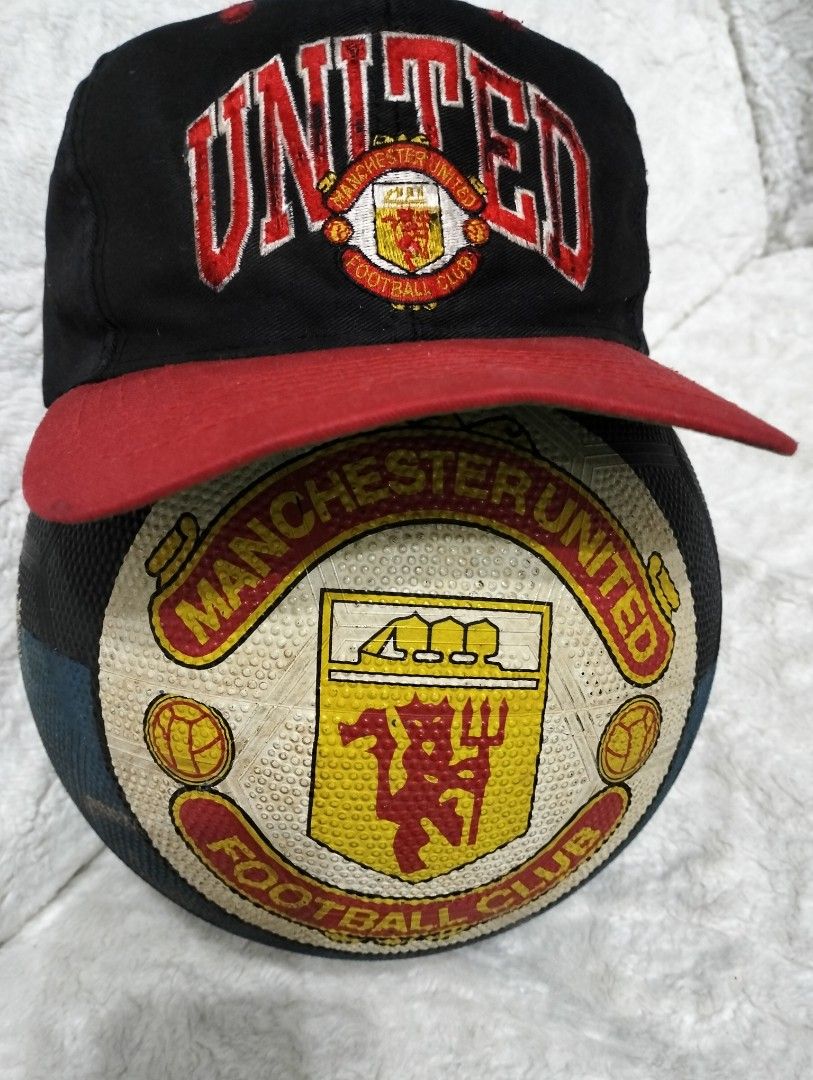 Umbro Mu Kombo vintage 90s cap n ball, Men's Fashion, Watches ...