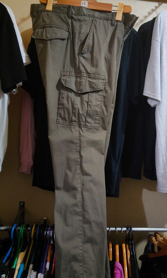 Uniqlo cargo pants, Men's Fashion, Bottoms, Trousers on Carousell