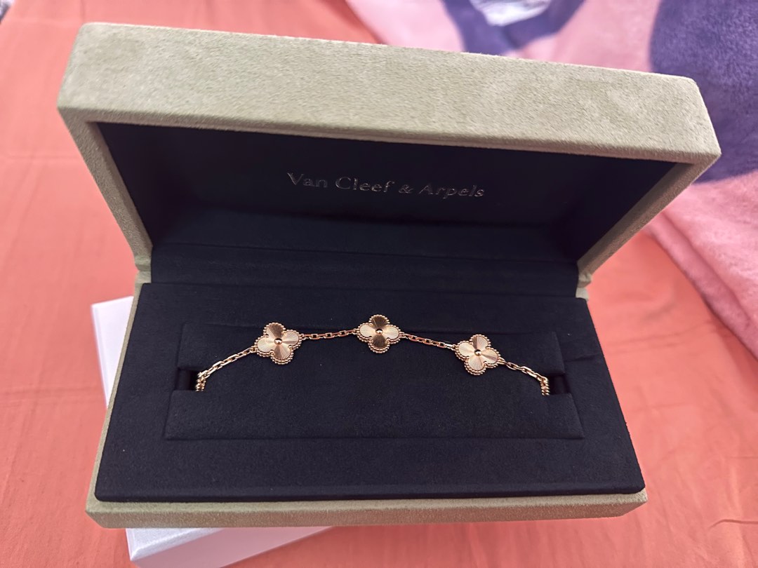 VCA bracelet, Women's Fashion, Jewelry & Organisers, Bracelets on Carousell