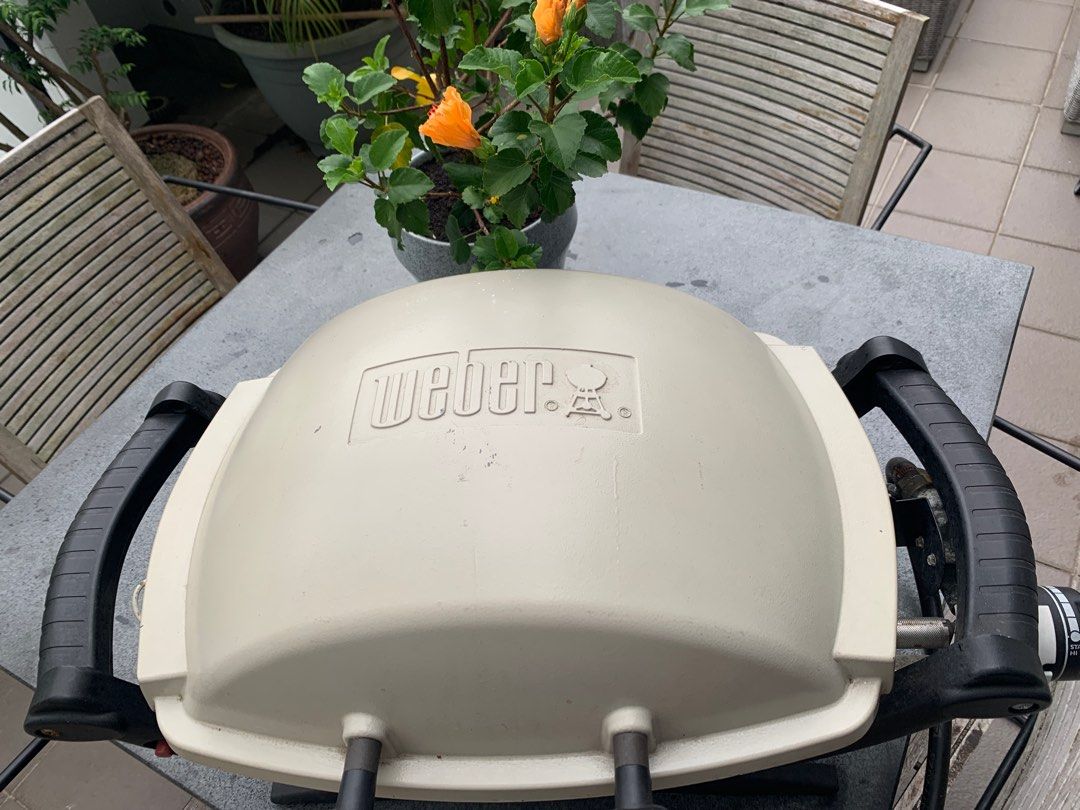 Weber table top bbq, TV & Home Appliances, Kitchen Appliances, BBQ ...