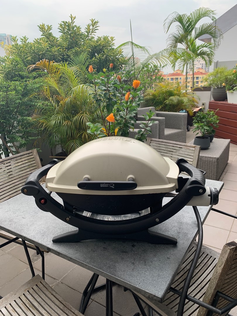 Weber table top bbq, TV & Home Appliances, Kitchen Appliances, BBQ ...