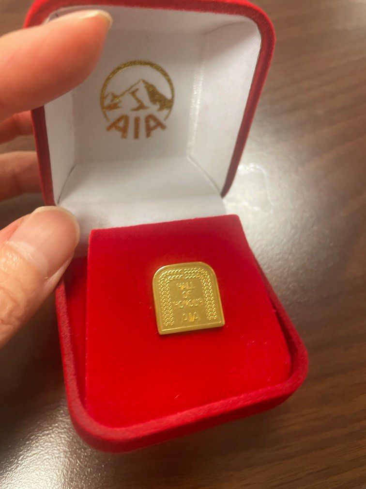 AIA Hall of honour Pin, 興趣及遊戲, 收藏品及紀念品, 古董收藏 - Carousell