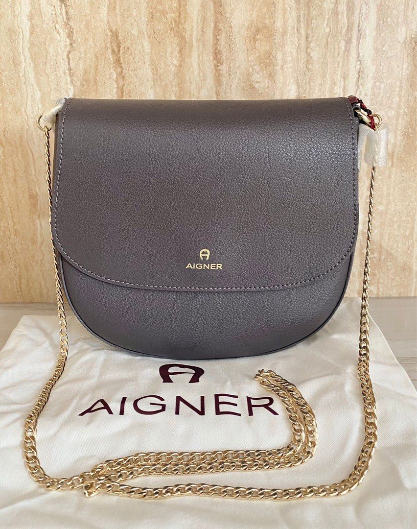 Aigner Ava chain Medium Crossbody Storm Grey, Barang Mewah, Tas ...