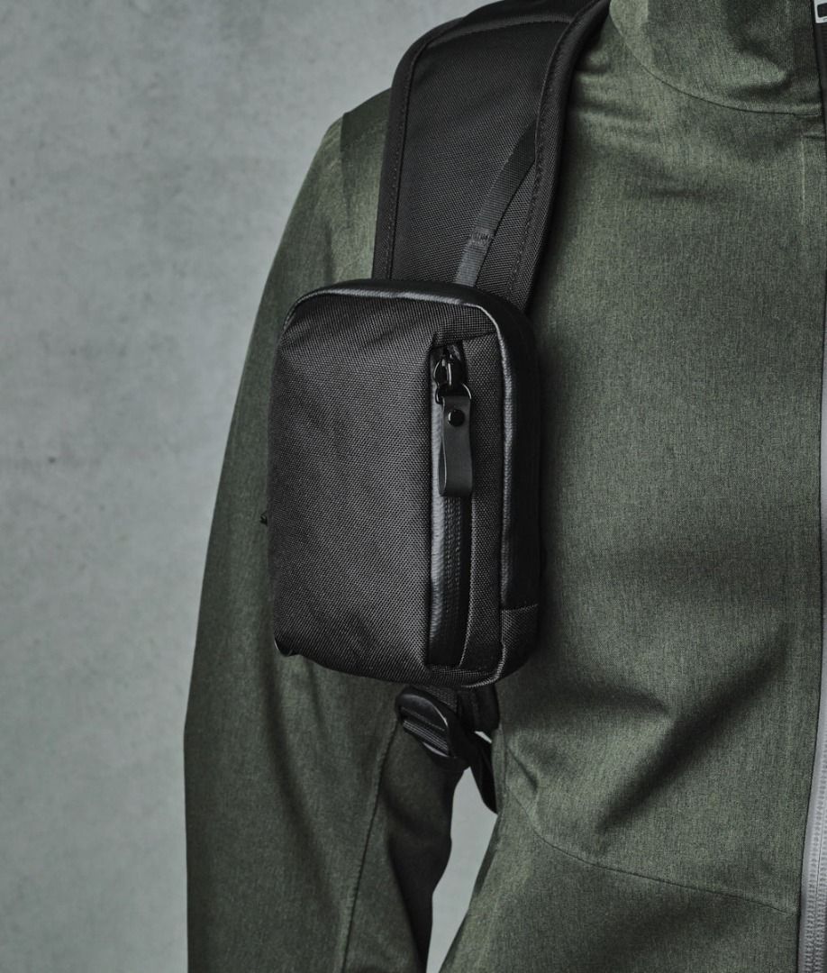 ALPAKA METRO POUCH, Men's Fashion, Bags, Belt bags, Clutches and ...