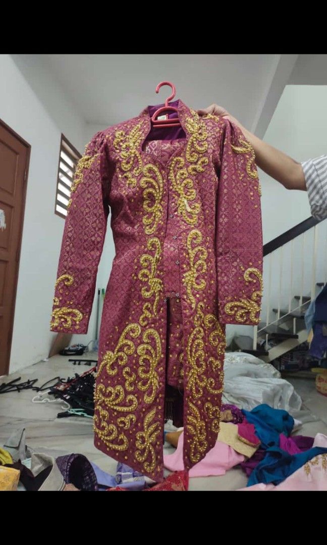 Baju sewa TEMA TRADISIONAL, Women's Fashion, Muslimah Fashion, Baju ...