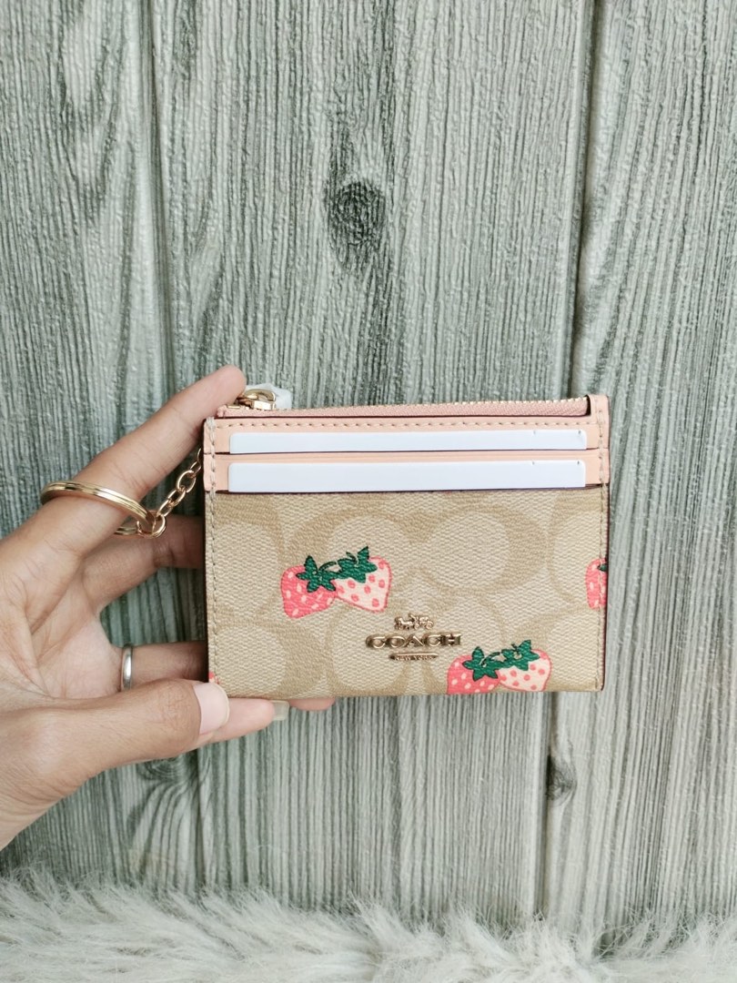 Coach skinny id card case strawberry, Barang Mewah, Tas & Dompet di ...