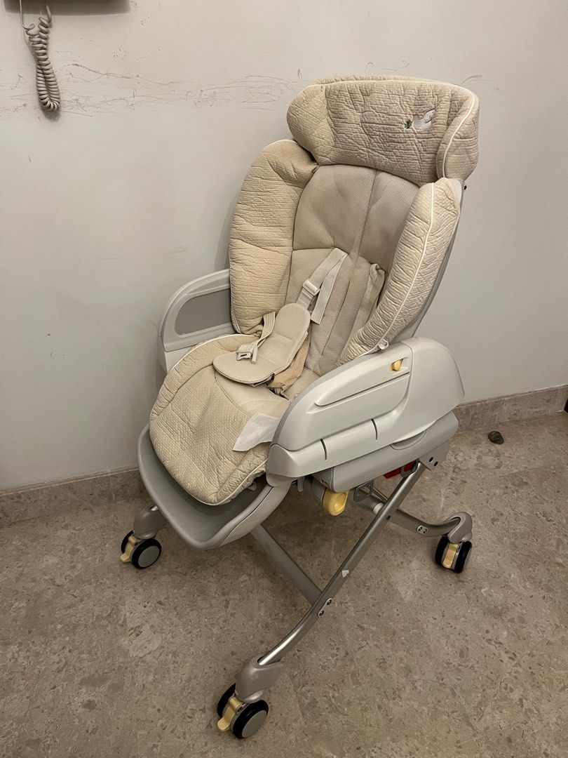 Combi Potable baby chair, Babies & Kids, Baby Nursery & Kids Furniture ...