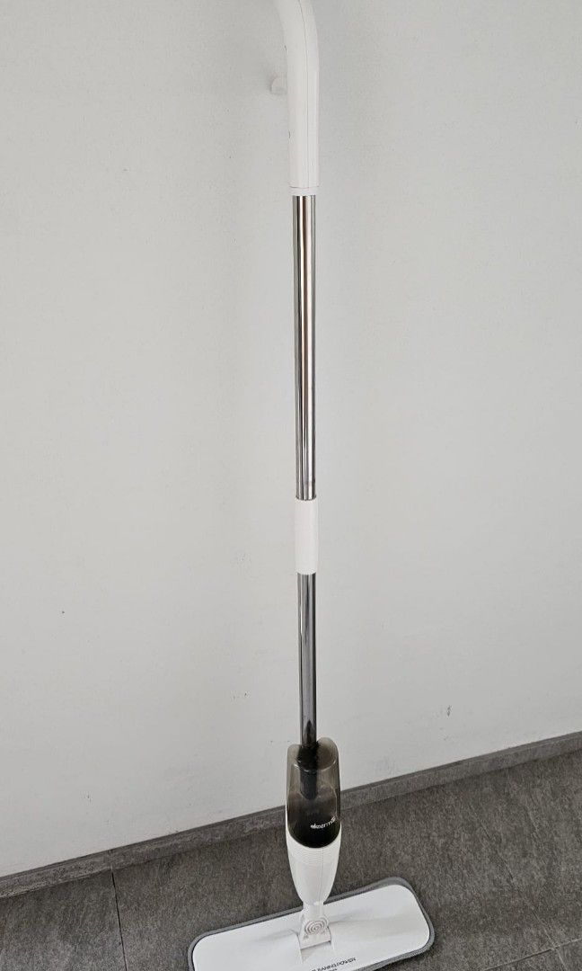 Deerma Spray Mop, Furniture & Home Living, Cleaning & Homecare Supplies ...