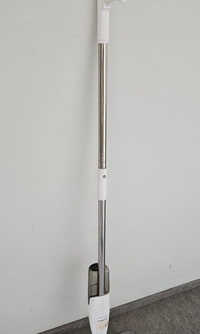 Deerma Spray Mop, Furniture & Home Living, Cleaning & Homecare Supplies ...