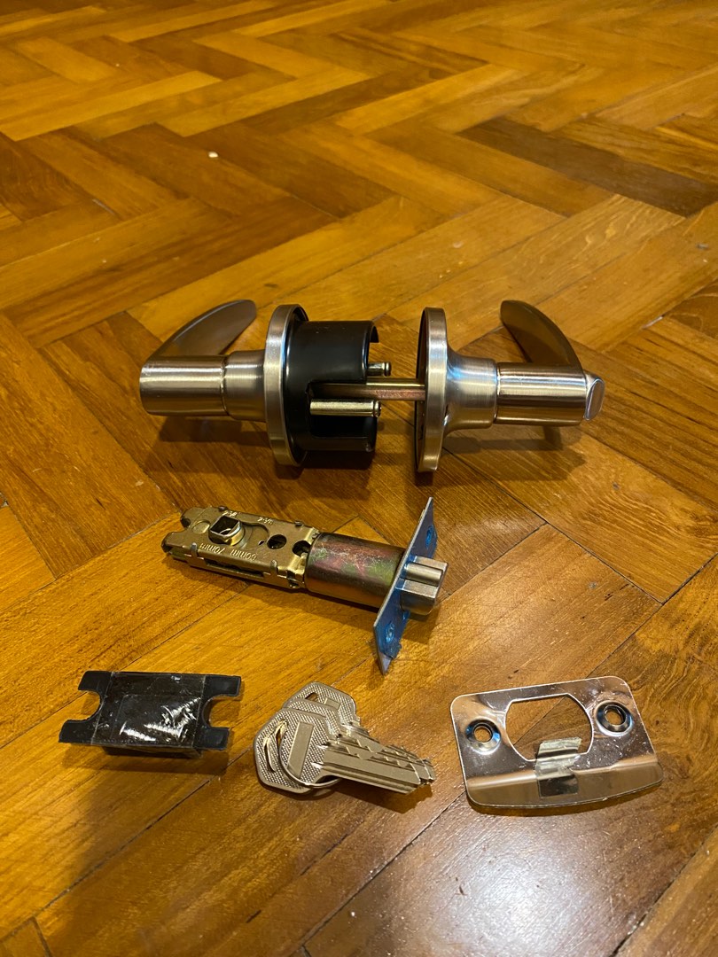 Door Handle Lock Set, Furniture & Home Living, Security & Locks, Locks ...
