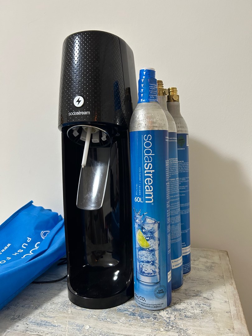 Electric Sodastream with 4 CO2 Cylinders, TV & Home Appliances, Kitchen ...
