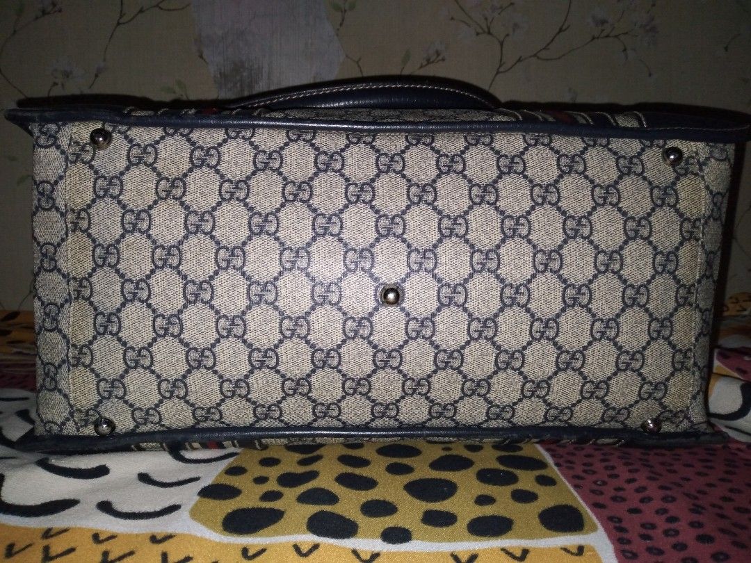 GUCCI, Luxury, Bags & Wallets on Carousell