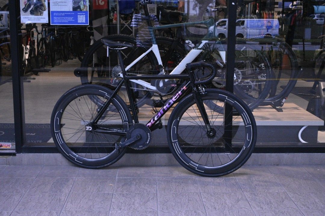 Hed jet 6 Track, Sports Equipment, Bicycles & Parts, Parts & Accessories on Carousell