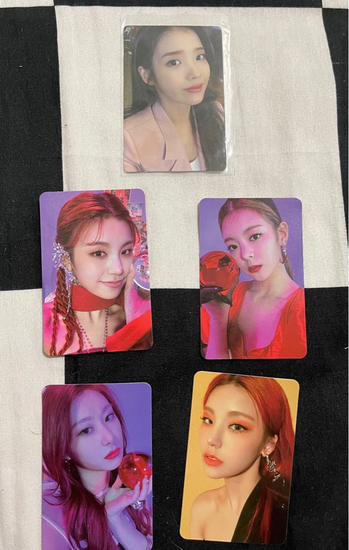 IU & ITZY PC, Hobbies & Toys, Memorabilia & Collectibles, K-Wave on ...