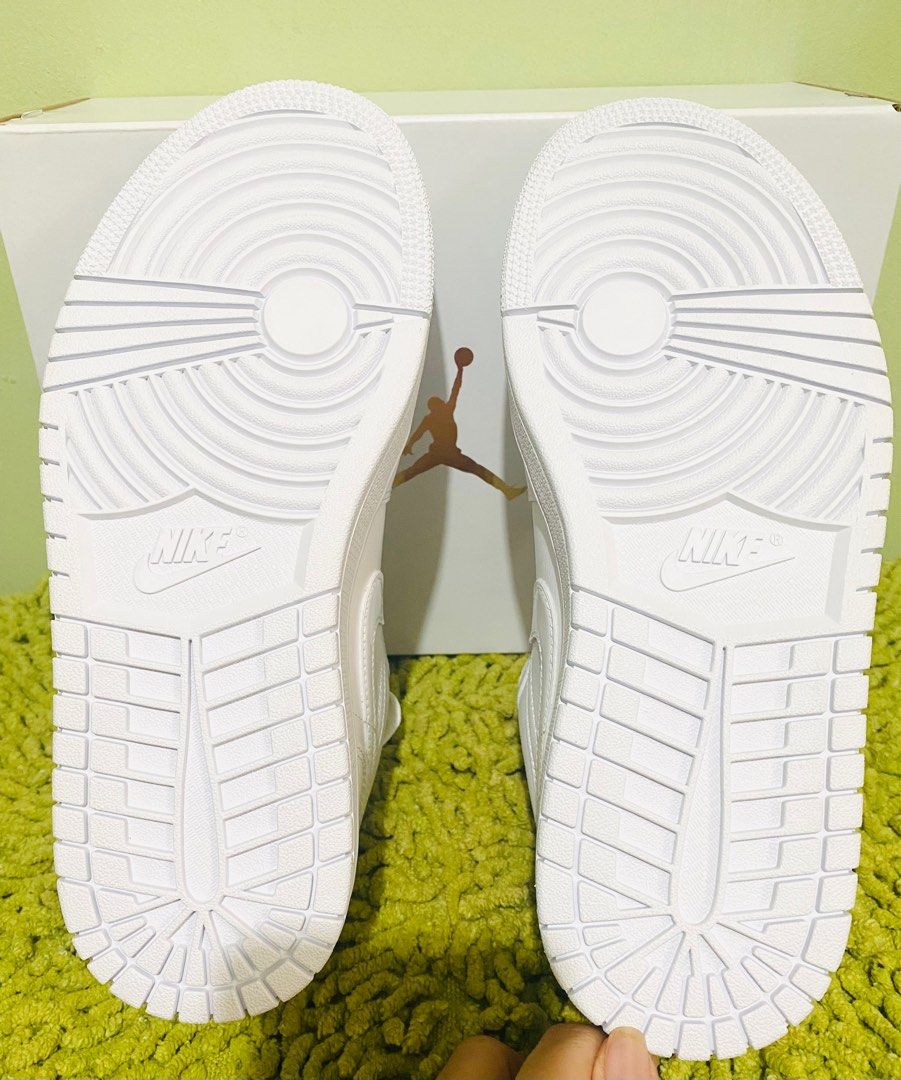 Jordan 1 low tripple white, Luxury, Sneakers & Footwear on Carousell