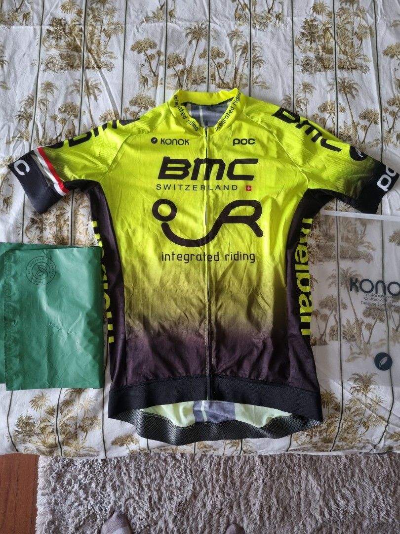 Konok Integrated Riding XL Jersey, Sports Equipment, Bicycles & Parts ...